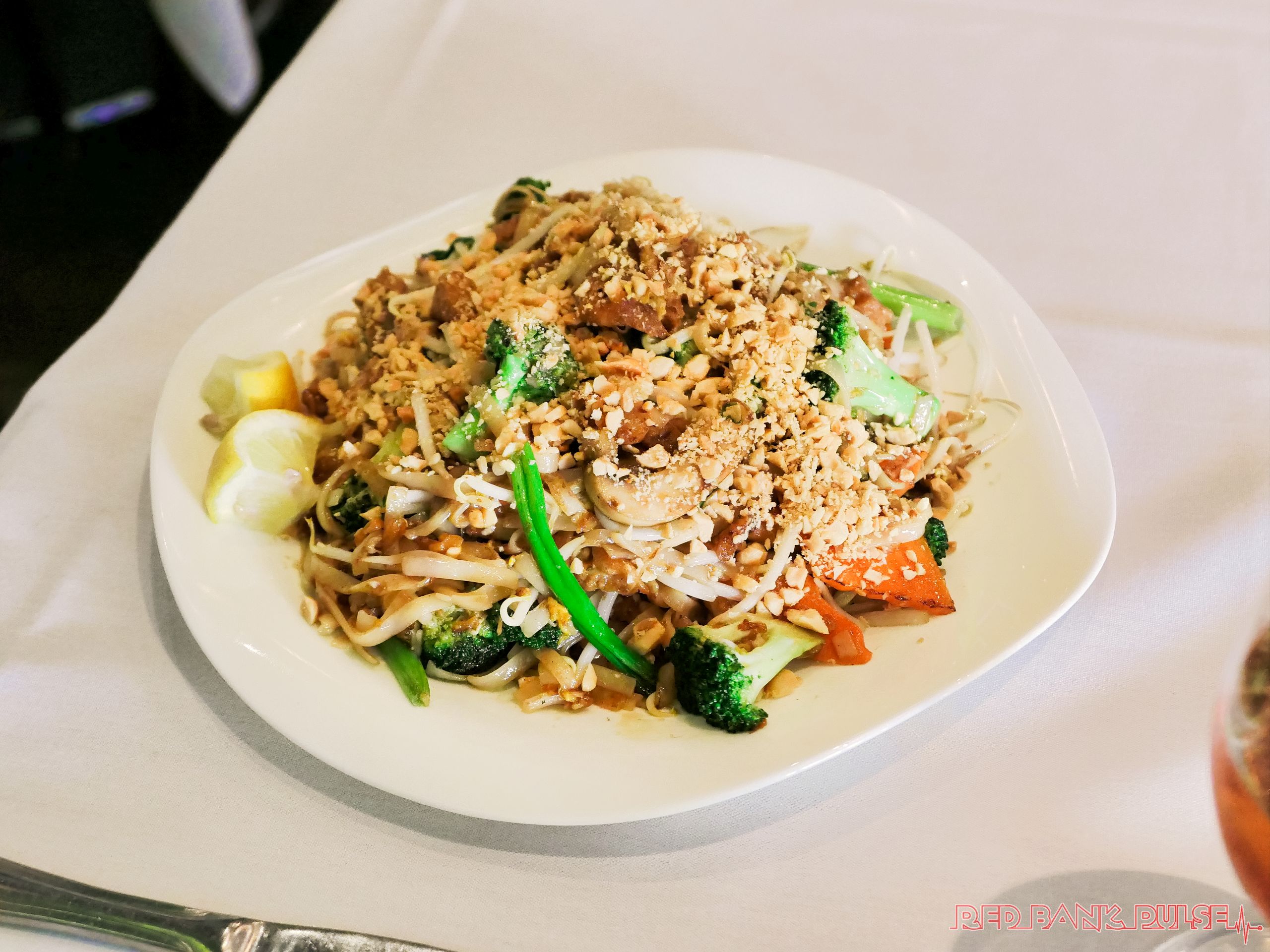 Temple Gourmet Chinese lunch Wonton Salad Pad Thai Imperial Chicken 38 ...