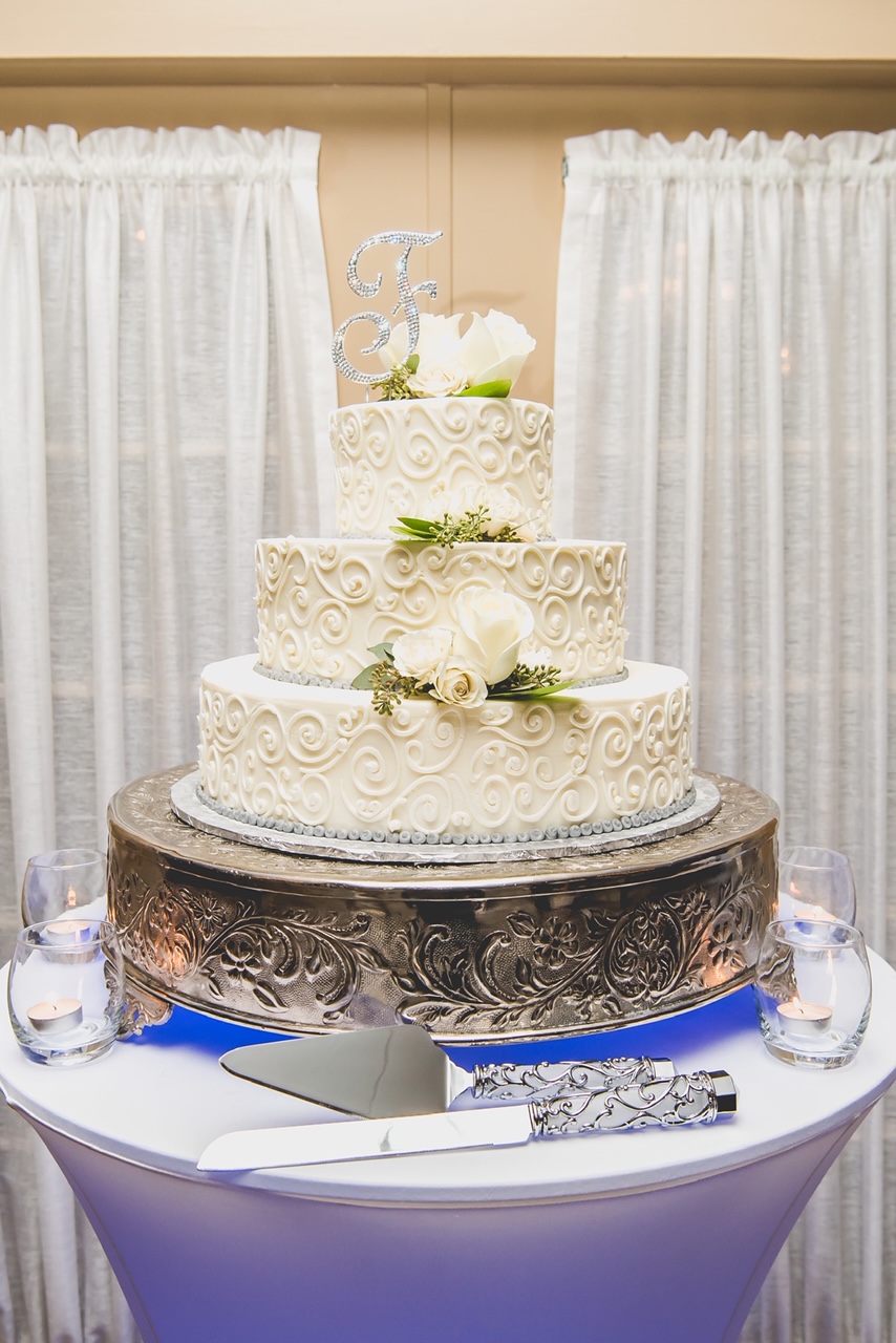 Red Bank Wedding Cake Guide Chocolate Carousel 4