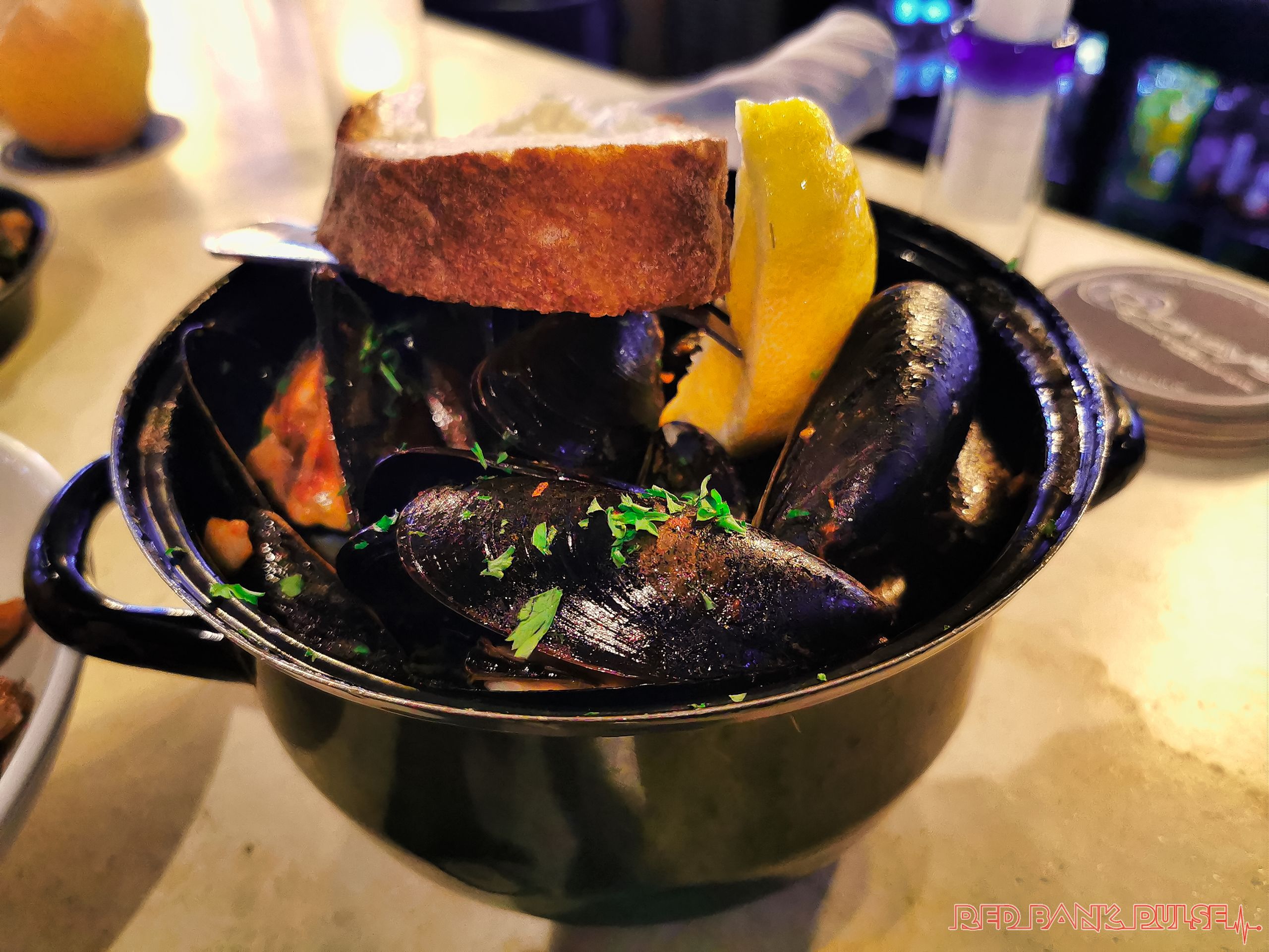 rooneys-oceanfront-restaurant-9-of-20-mussels