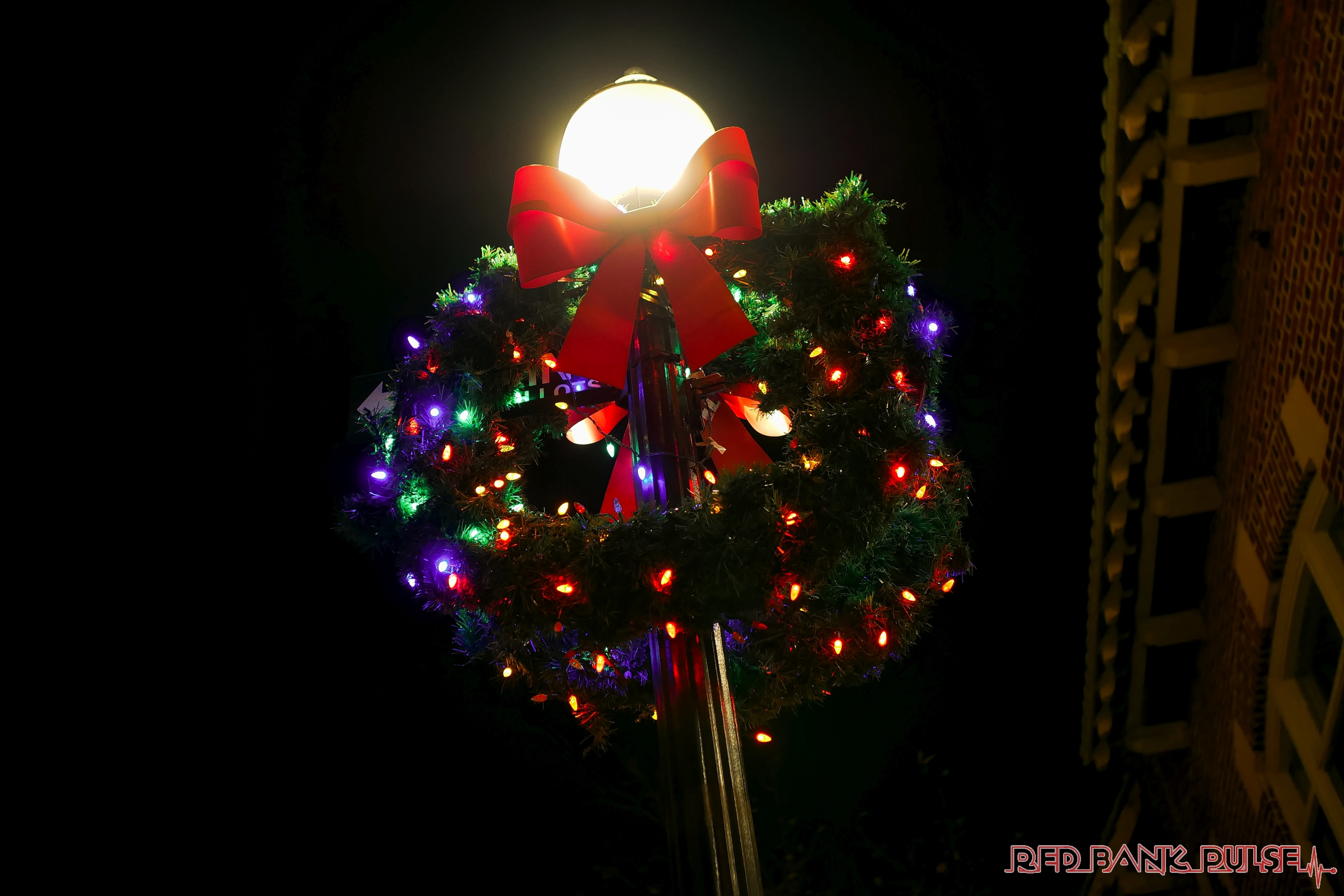 Red Bank’s holiday lights quietly gets turned on to spread cheer & joy ...